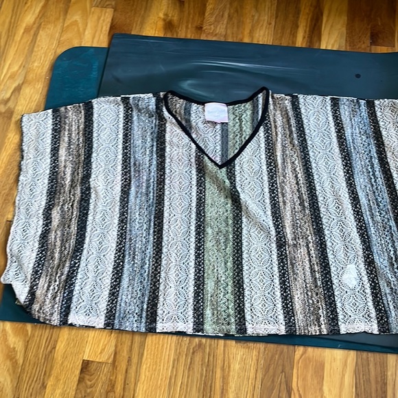 Romeo & Juliet Couture | Sweaters | Romeo And Juliet Shrugponcho | Poshmark